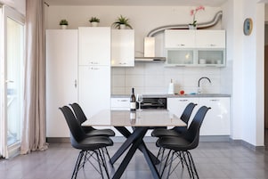 Apartamento (A3) | Cozinha privada | Geladeira, fogão, cooktop, chaleira elétrica