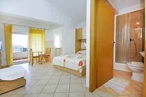 Apartamento (A6) | Ferro/tábua de engomar, Wi-fi grátis, roupa de cama fornecida 