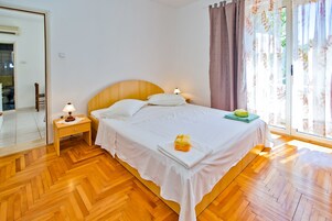 Apartamento (A4) | Ferro/tábua de engomar, Wi-fi grátis, roupa de cama fornecida 