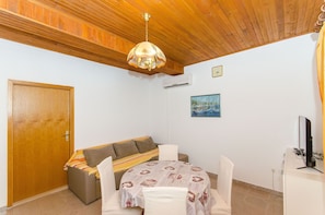 Apartamento (A2) | Sala | Televisor 