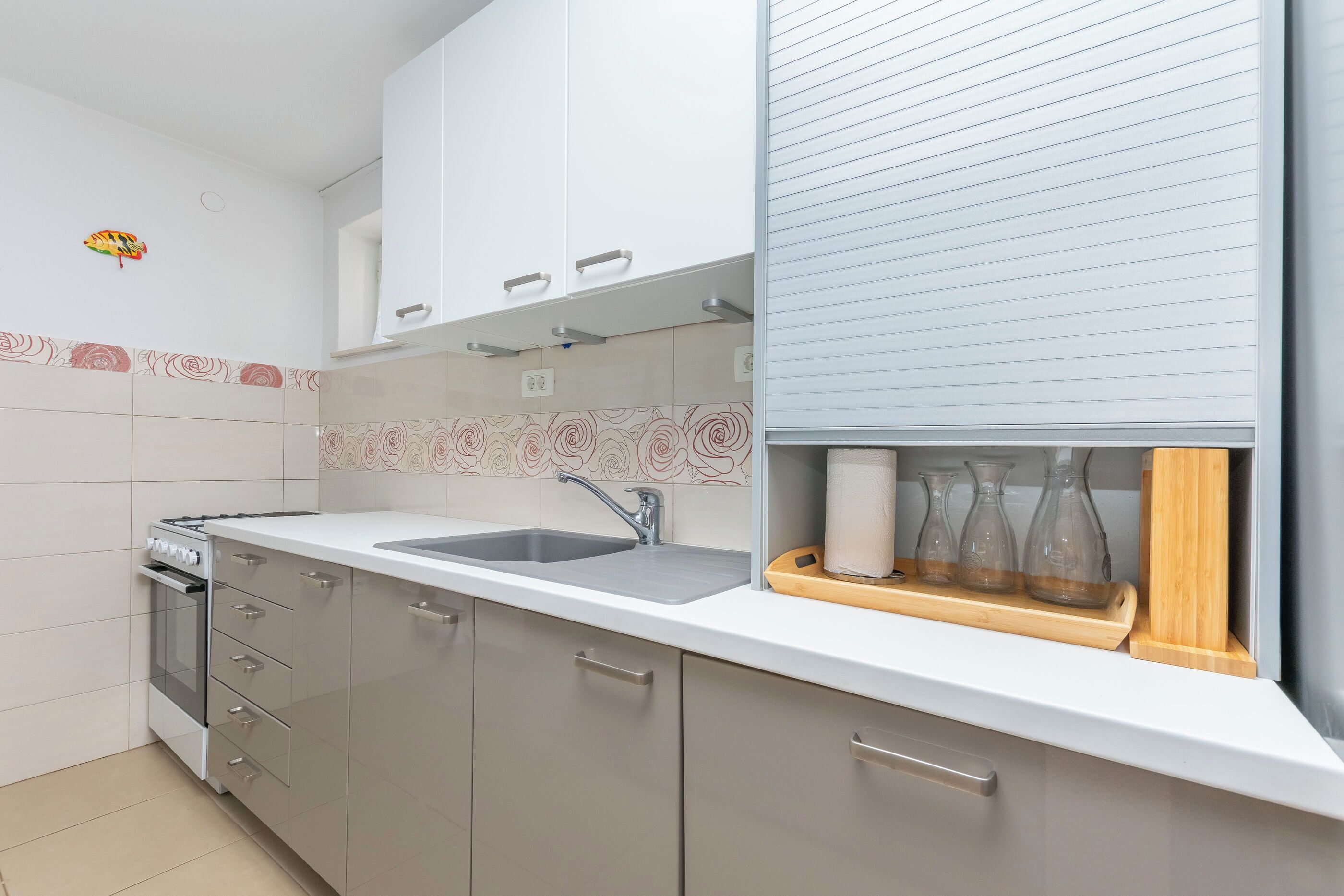 Casa | Cozinha privada | Um frigorífico, um micro-ondas, um forno, uma placa de cozinha 