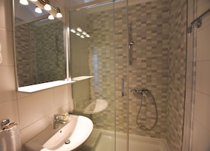 Apartamento (A1) | Casa de banho | Toalhas fornecidas 