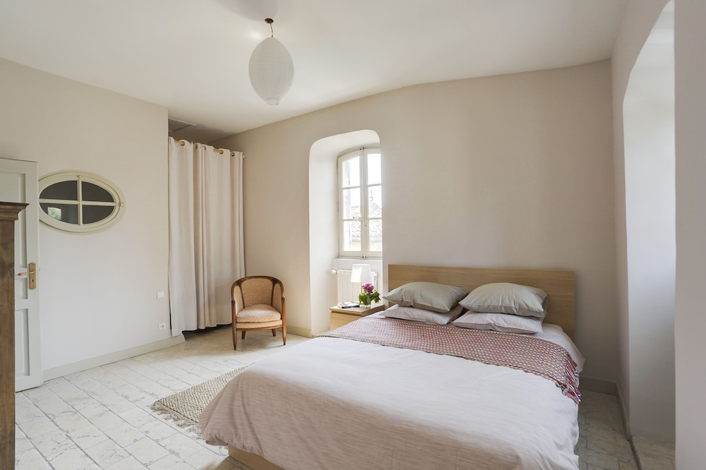 Charming Apartment In Town House In The Heart Of Eygalieres - Eygalières
