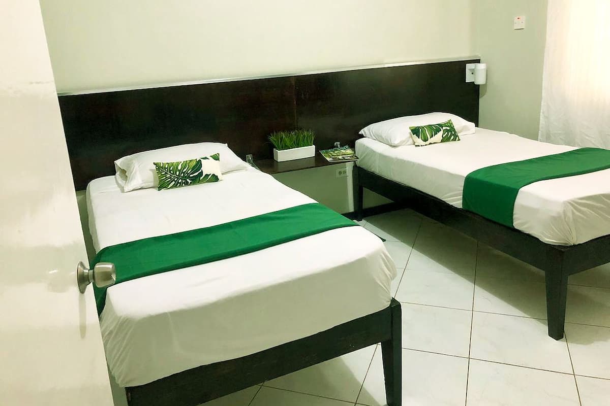 1 quarto, roupa de alta qualidade, camas de colchão Tempur-Pedic