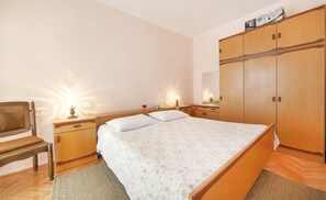 3 quartos, ferros/tábuas de passar roupa, Wi-Fi de cortesia