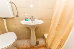Quarto (S5) | Casa de banho