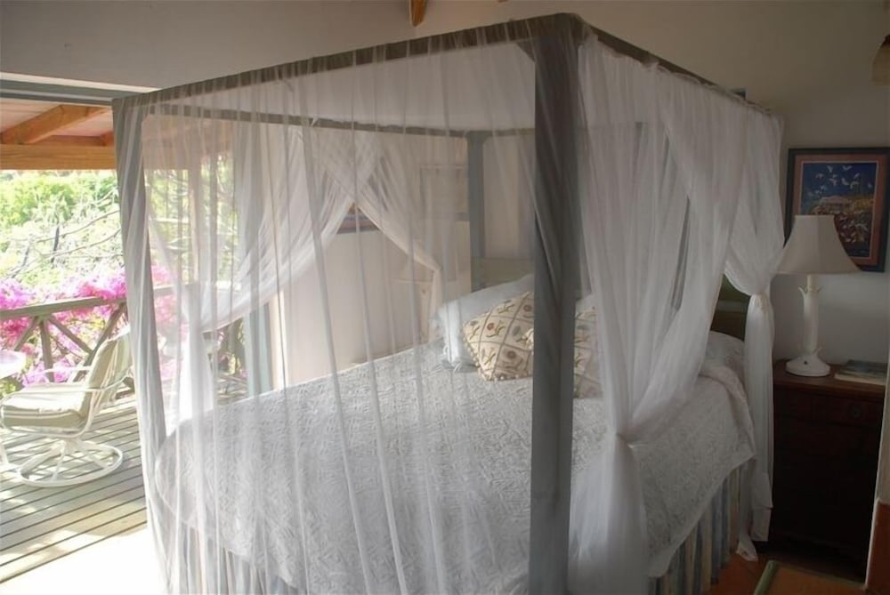 Delightful Garden Hideaway With Lovely Views Over The Bay - Antigua and Barbuda