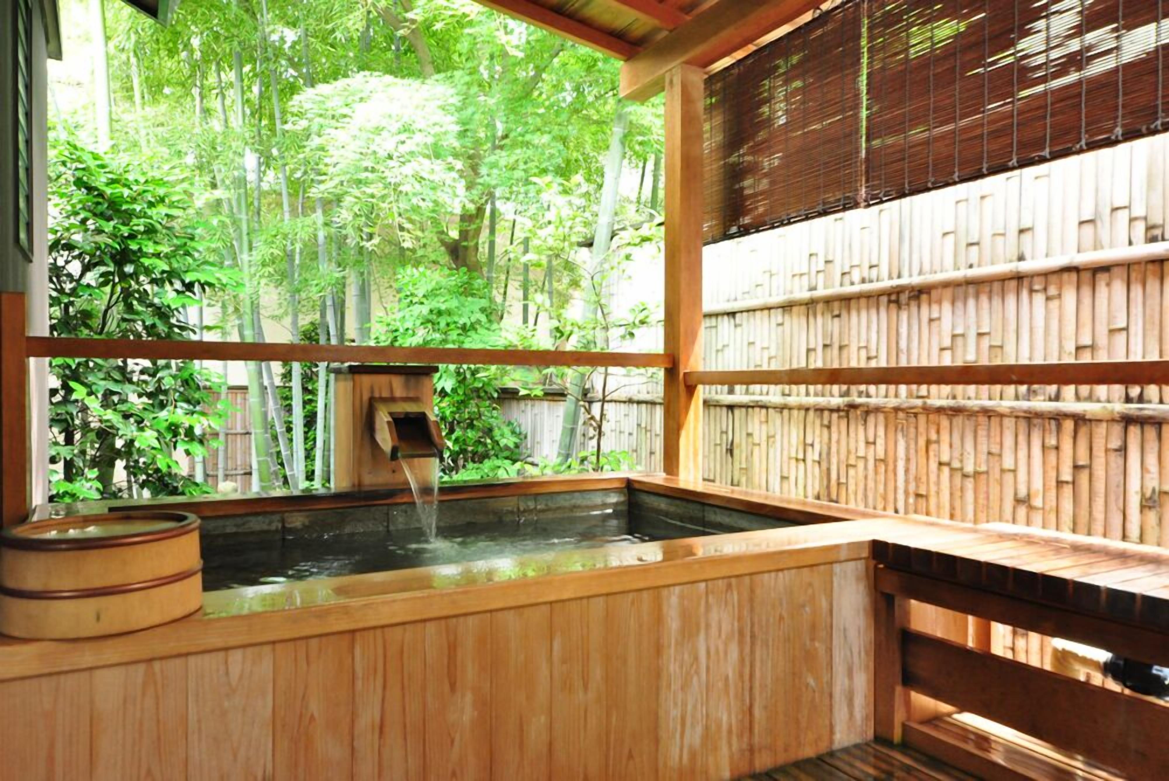 Quarto Superior, não fumadores, casa de banho privativa (For 5 People,SHION,PrivateOpenAirbath) | Cofre no quarto, cortinas/cortinados opacos, ferro/tábua de engomar 