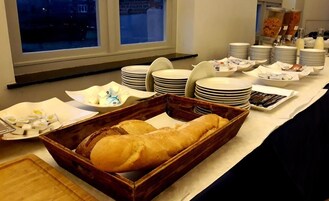 Café da manhã continental grátis todos os dias