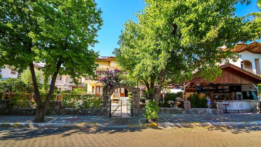 Ustun Apart - İçmeler