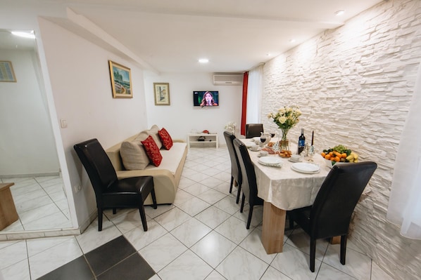 Apartamento (A1) | Cozinha privada | Frigobar