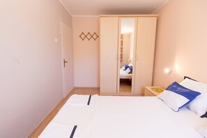 1 quarto, roupa de cama fornecida 