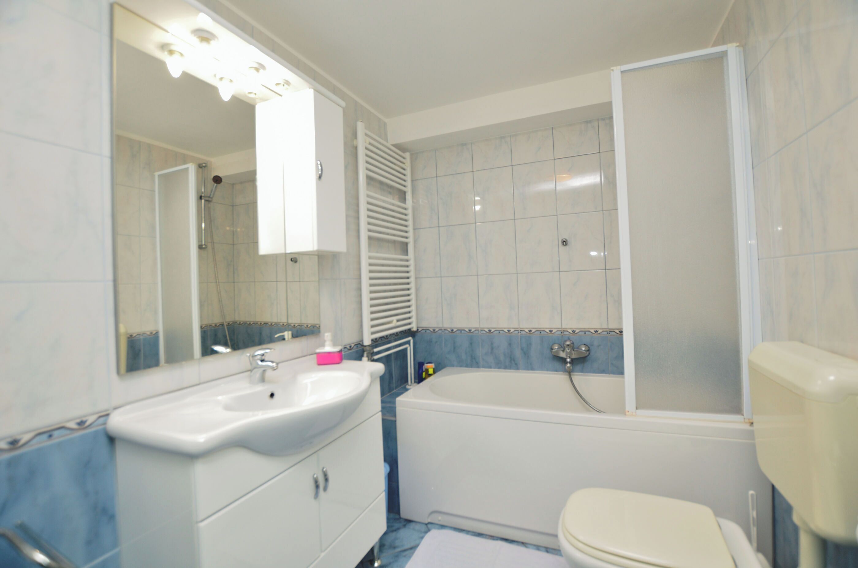 Apartamento (A1) | Casa de banho | Um secador de cabelo 