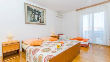 Wi-fi grátis, roupa de cama fornecida