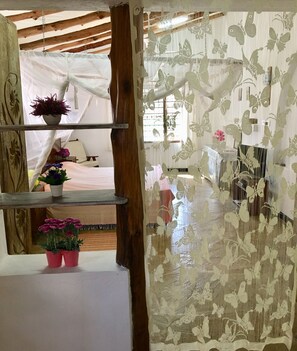 Suite-Estúdio Comfort, várias camas, vista para a piscina | Lençóis italianos Frette, roupa de alta qualidade