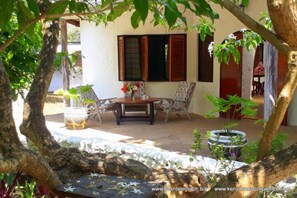 Casa de Campo Comfort, 2 quartos, casa de banho anexa, vista para o jardim | Lençóis italianos Frette, roupa de alta qualidade