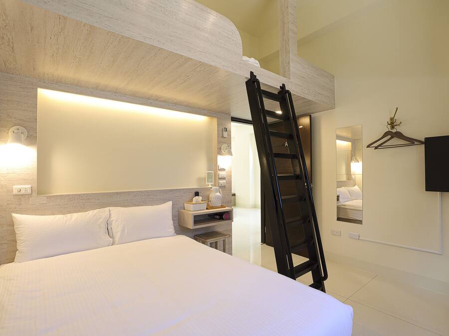 Quarto triplo | Frigobar, escrivaninha, cortinas blackout