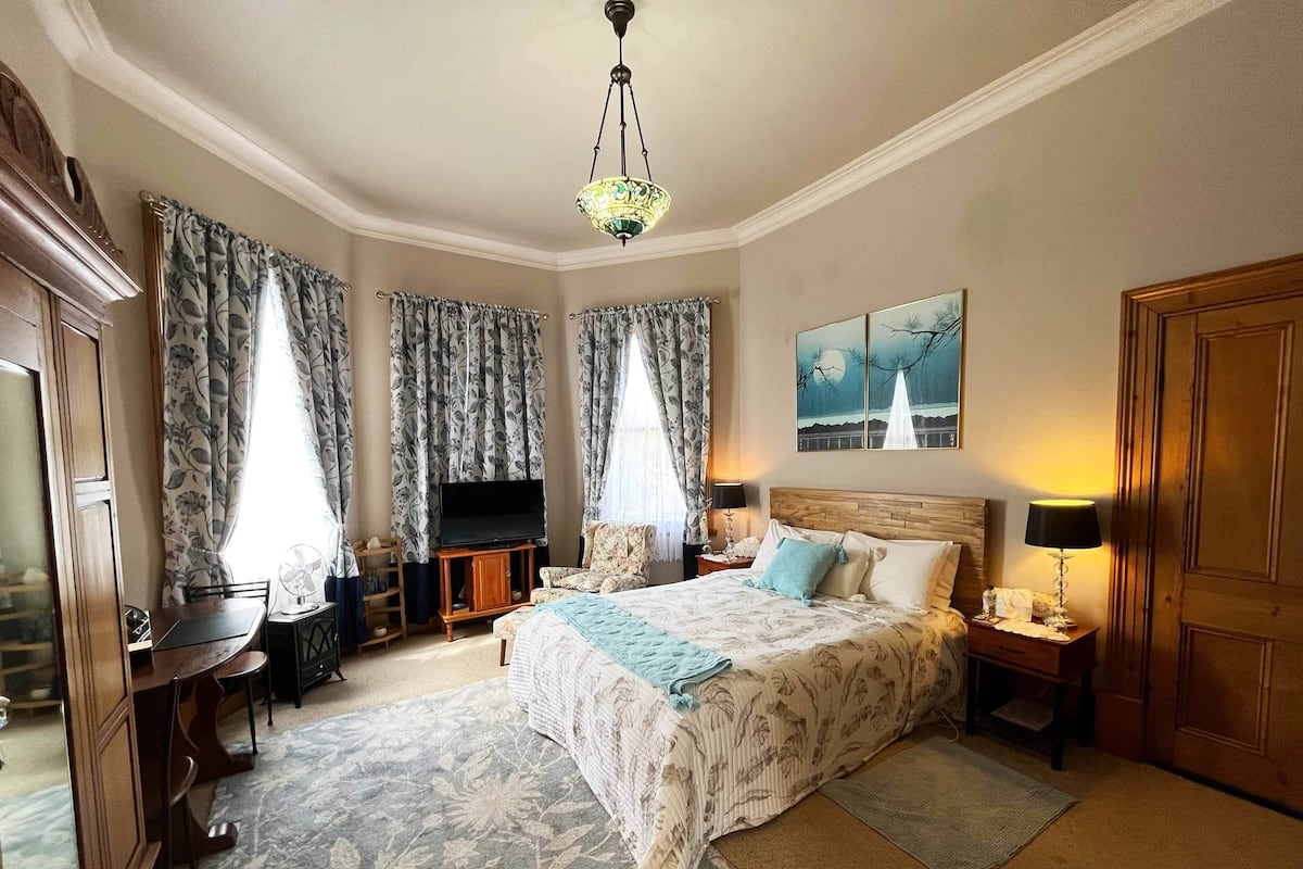 Quarto Executivo, casa de banho anexa (Chestnut Room) | Com decoração personalizada, com mobília individualizada