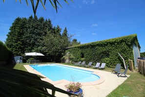 Piscina exterior sazonal 