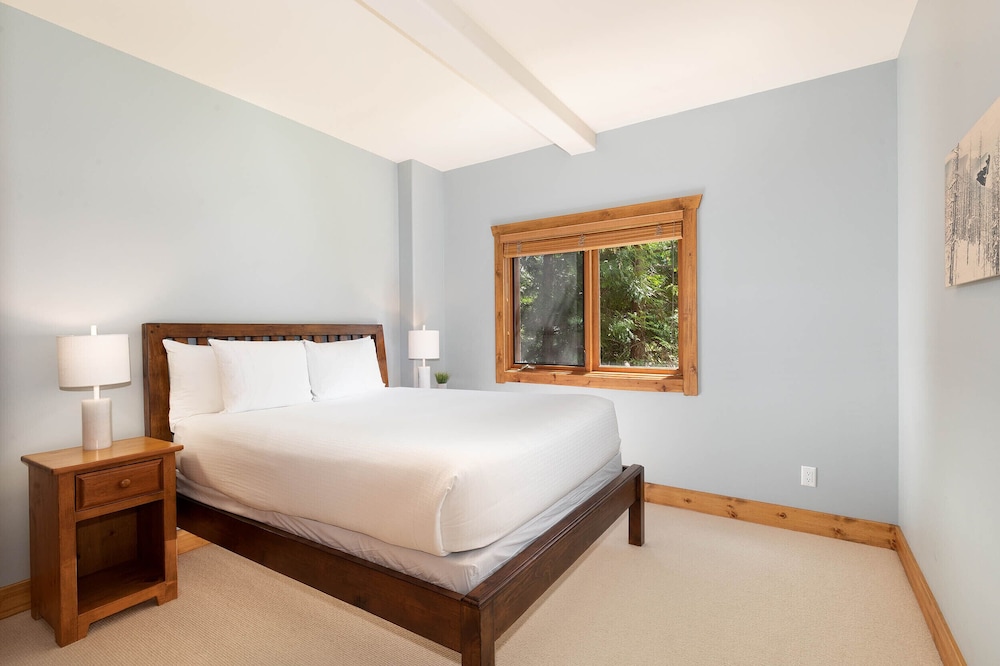 Family Chalet, Golf Course, Hot Tub, Bbq, Garden - Whistler