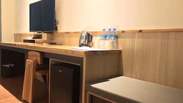 Secretária, quartos insonorizados, Wi-fi grátis