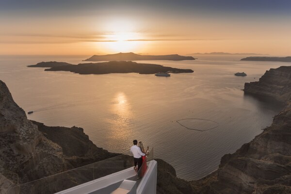 Symphony Suites - Santorini