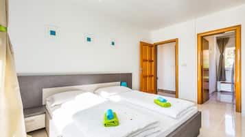 Villa, piscina privativa (2) | Berços/camas para crianças, Wi-fi grátis, roupa de cama fornecida