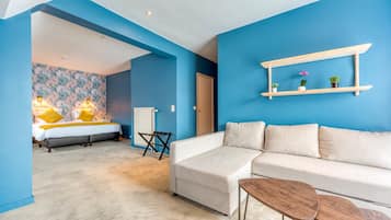 Quarto de Luxo | 1 quarto, minibar, cofre no quarto, com decoração personalizada