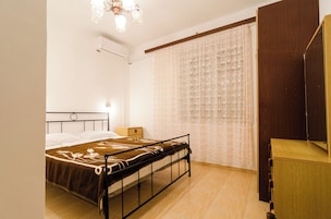 Quarto Duplo (Guest House Kiko - Budget Double Room) | Roupa de alta qualidade, Wi-fi grátis, roupa de cama fornecida 
