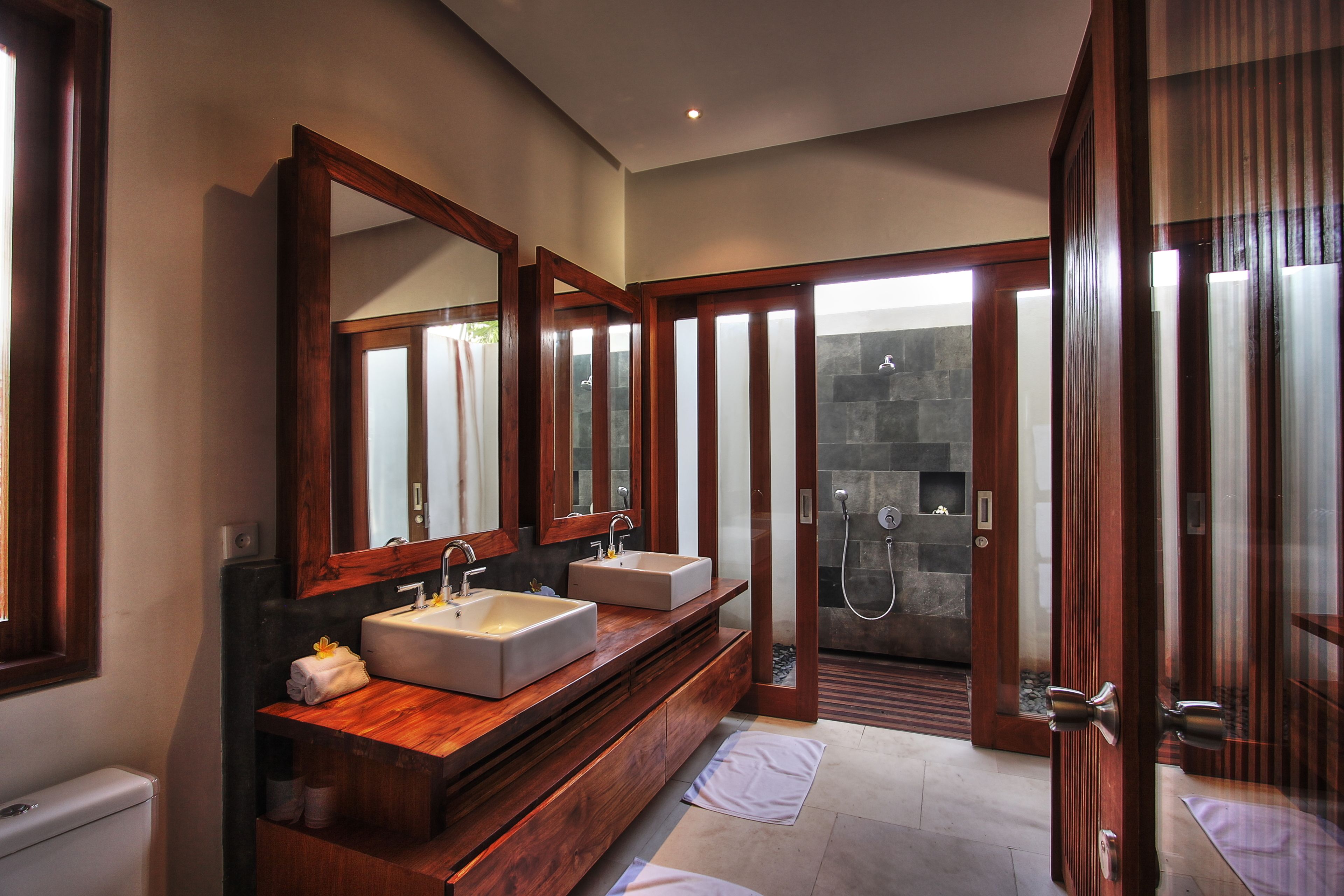 Bungalow Rumah Isah | Lavatório na casa de banho
