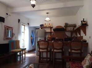 Apartamento Standard, 1 quarto, não fumadores | Sala de estar | TV de ecrã plano 