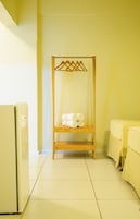 Frigobar, escrivaninha, berços grátis, Wi-Fi de cortesia