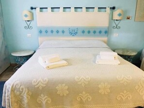 Quarto Duplo Superior | Berços/camas para crianças grátis, roupa de cama fornecida 