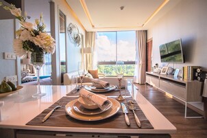 Suíte família | Cofres nos quartos, escrivaninha, quartos à prova de som