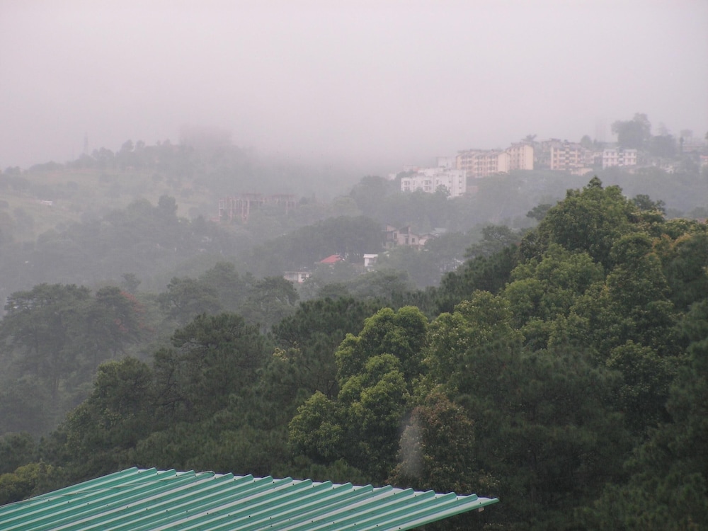 Troya Home Stay - Not A Hotel! Come Stay In A Home! - Shillong