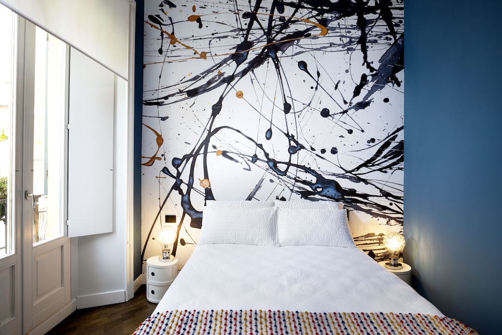 Vibrant Luxury Designer Apartment In Downtown - Lombardy