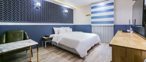 Quarto premium | Roupas de cama premium, edredons de pluma, individualmente decorados