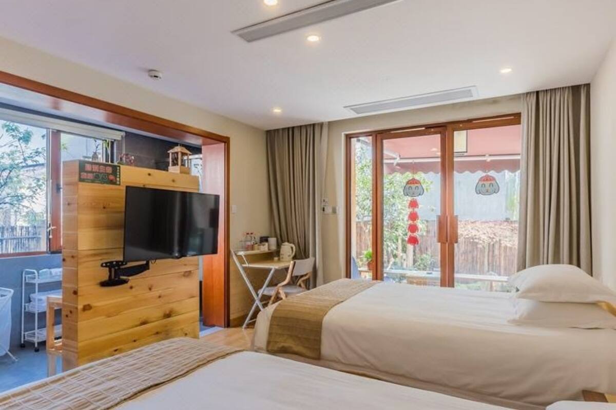 Quarto duplo superior | Cortinas blackout, Wi-Fi de cortesia, roupa de cama
