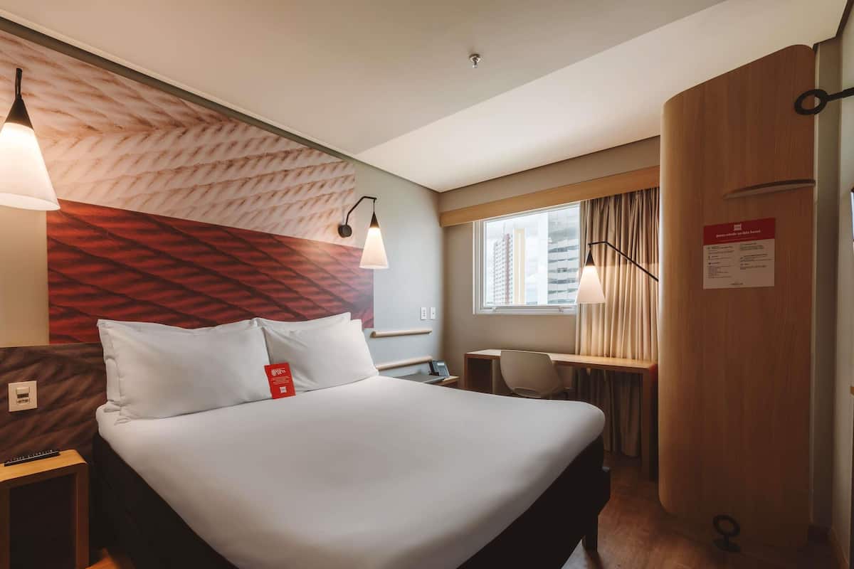 Quarto Standard, 1 cama de casal | Wi-fi grátis, roupa de cama fornecida