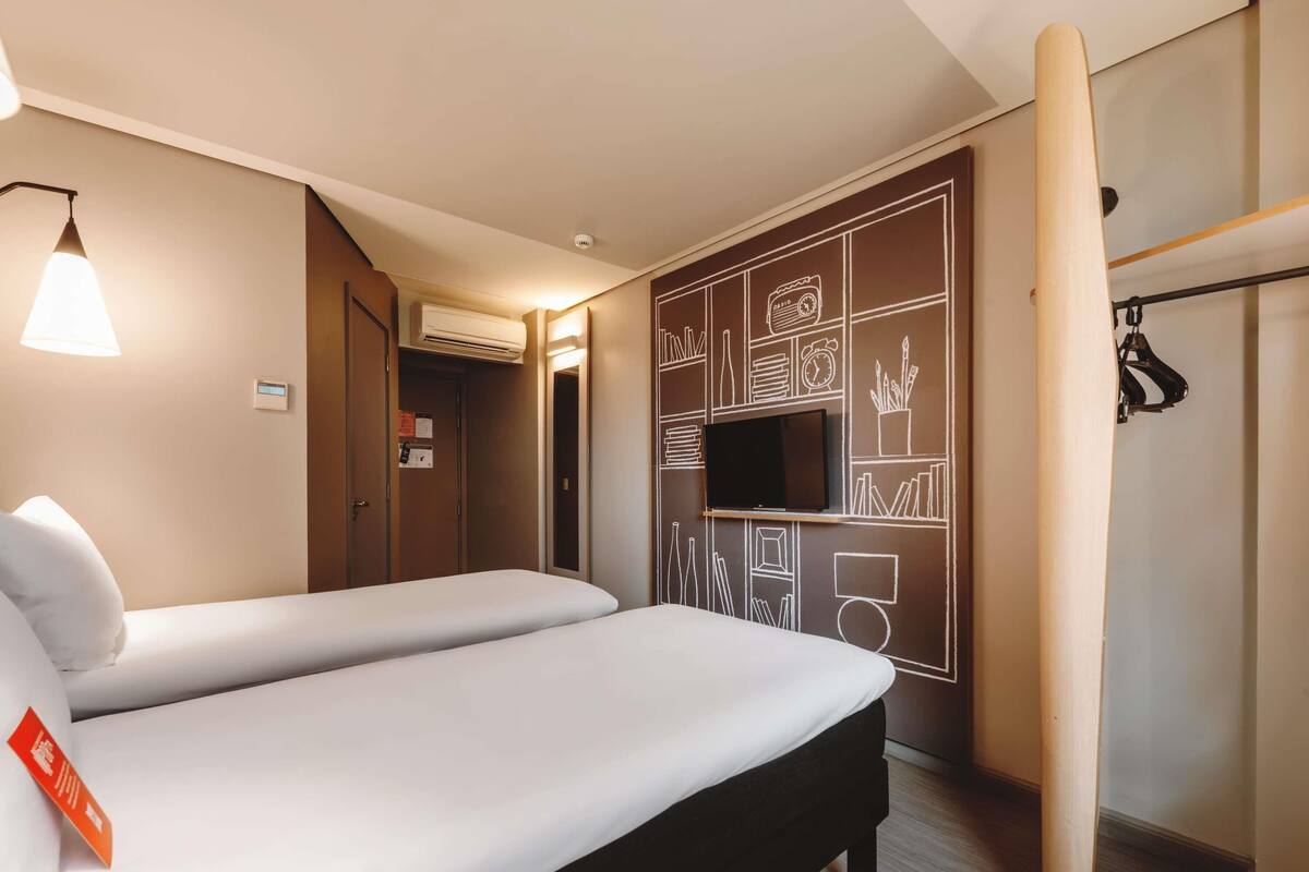 Quarto Standard, 2 camas individuais | Wi-fi grátis, roupa de cama fornecida 