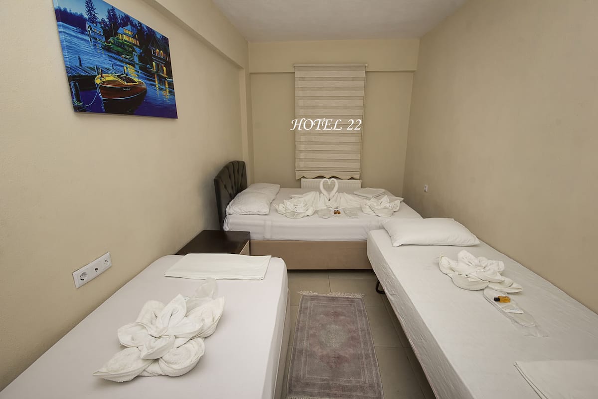 Quarto triplo | Quartos à prova de som, ferros/tábuas de passar roupa, Wi-Fi de cortesia