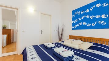 Apartamento exclusivo, terraço, vista para o mar (3 Bedrooms) | 3 quartos, escrivaninha, ferros/tábuas de passar roupa