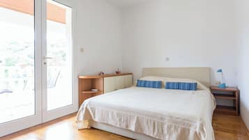 Villa (4 Bedrooms) | 3 quartos, secretária, ferro/tábua de engomar, Wi-fi grátis