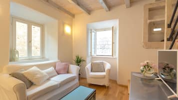 Apartamento Cidade (3 Bedrooms) | Sala | TV de ecrã plano