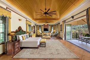 Suíte superior, 1 cama King, vista para o jardim (Grand Grove View Suite) | Frigobar, cofres nos quartos, ferros/tábuas de passar roupa