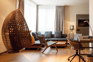 Suite | Sala de estar | TV de ecrã plano 