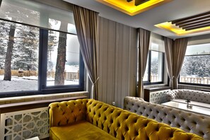 Área de estar no saguão