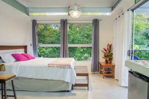 Suíte estúdio standard, 1 quarto, vista para o jardim | Roupas de cama antialérgicas, edredons de pluma