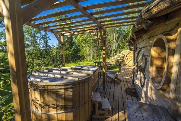 Hobbit House With Private Spa - Le Bugue