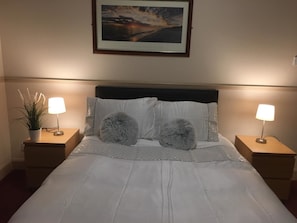 Quarto Duplo Standard | Roupa hipoalergénica, ferro/tábua de engomar, Wi-fi grátis 